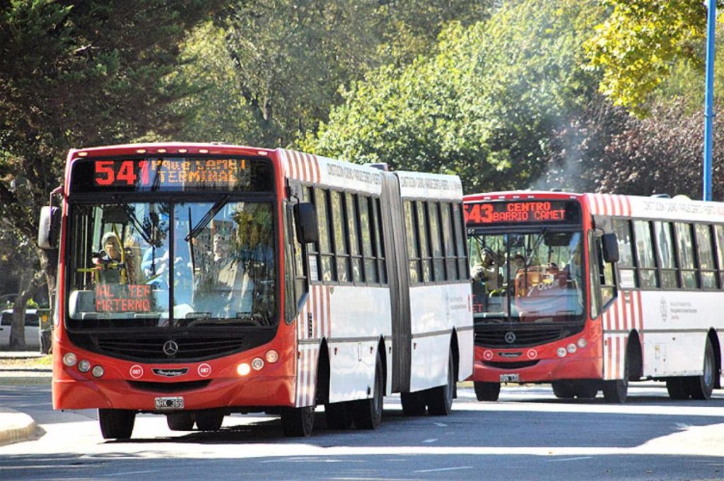 Alerta por los colectivos: empresas del interior amenazan con reducir ...